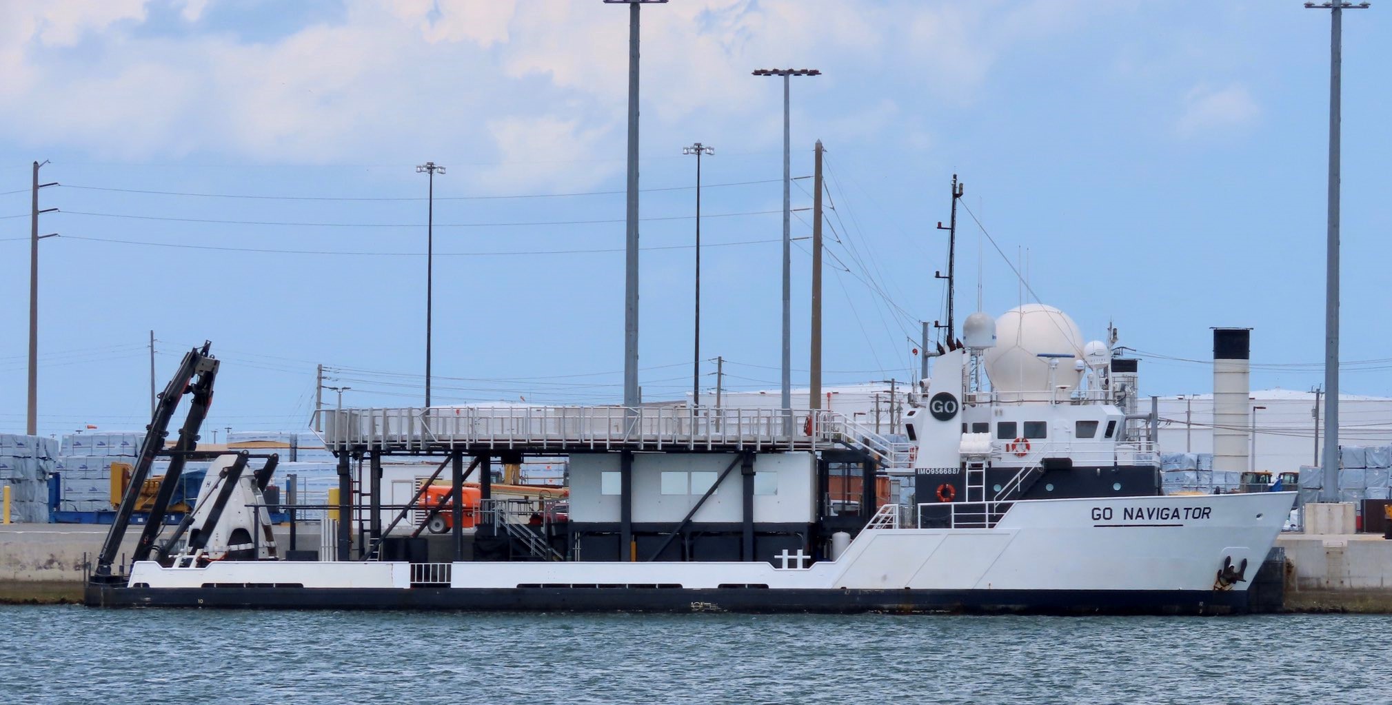 Shannon - SpaceX Dragon Recovery Ship | Space-Offshore.com