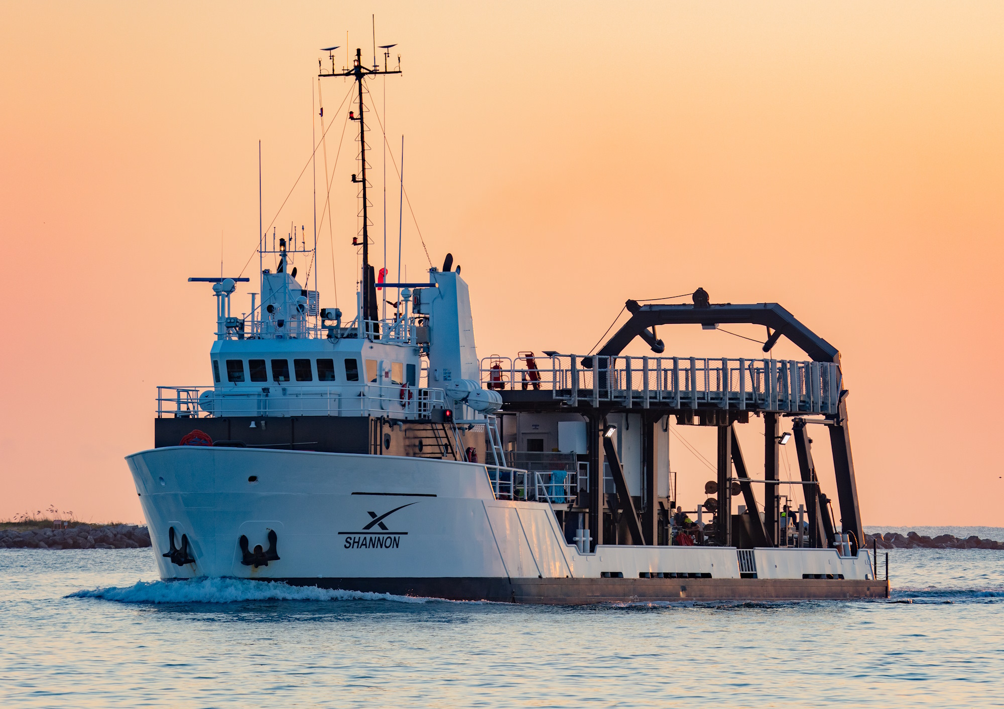 Shannon - SpaceX Dragon Recovery Ship | spaceOFFSHORE